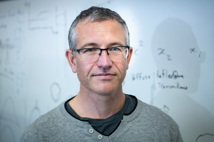 Eric Le Ru awarded 2021 Hector Medal for work in Revolutionising ...
