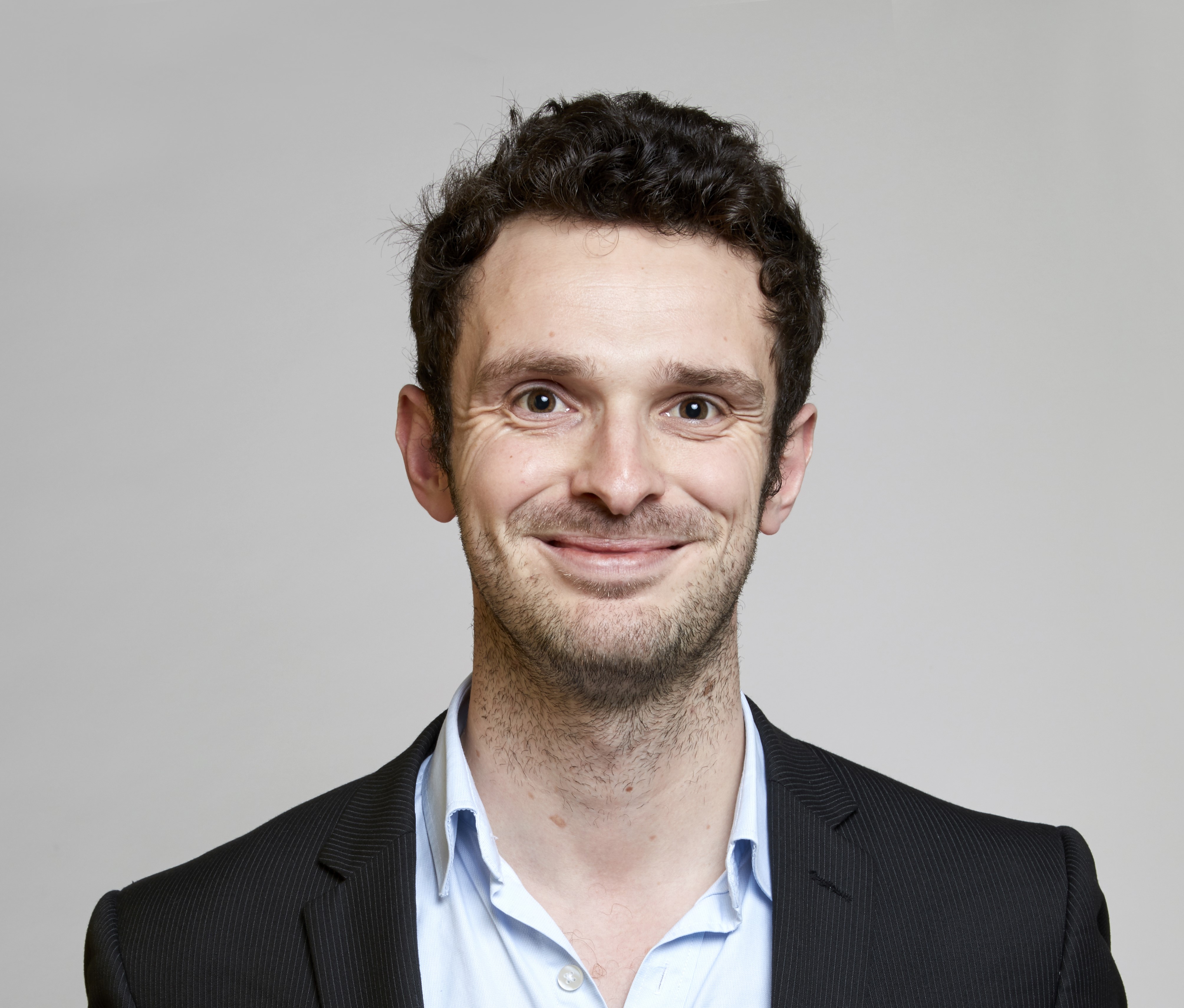 Professor Tom Bennett » Associate Investigators » The MacDiarmid Institute